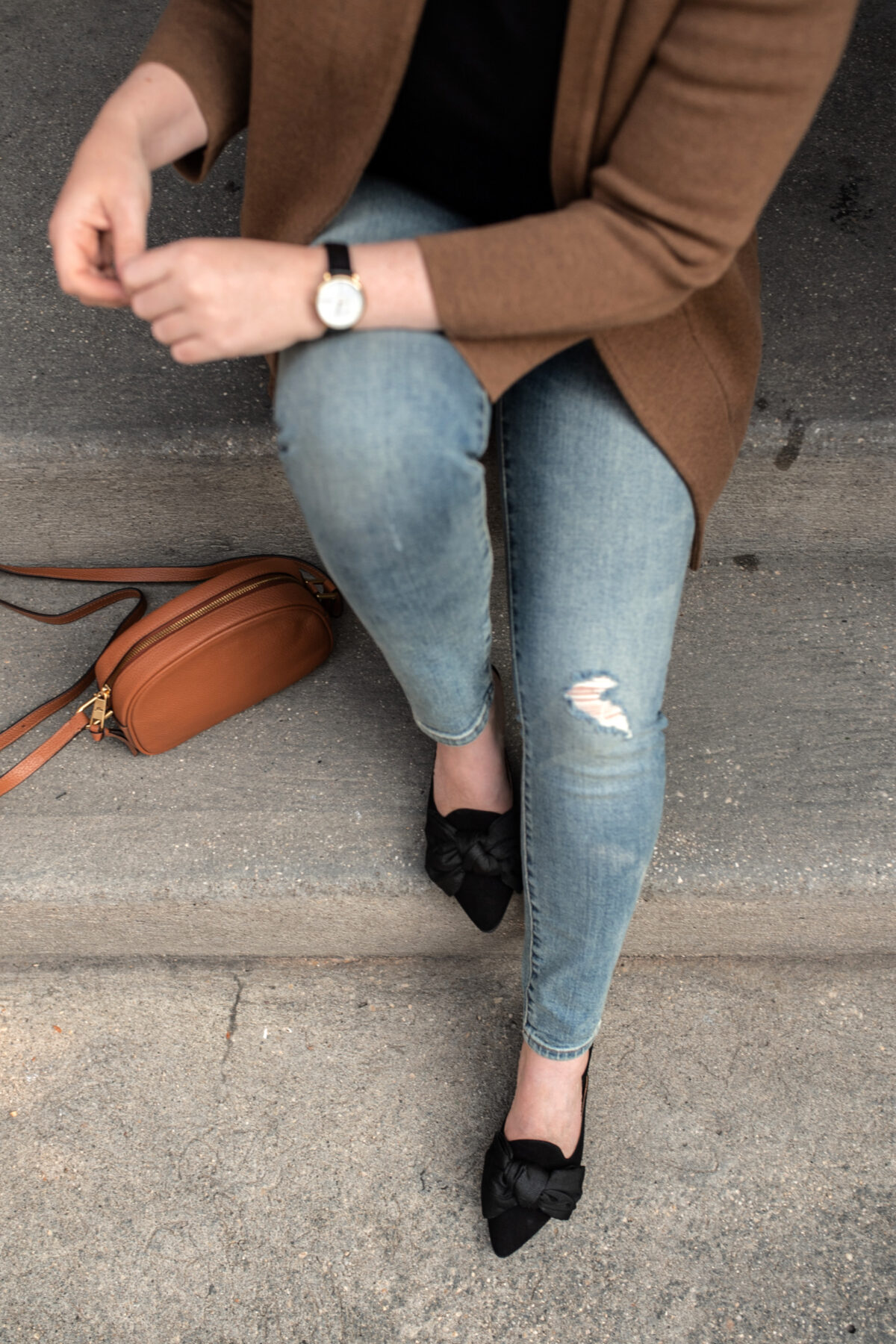 Casual Fall Outfit Ideas With Jeans - wit & whimsy