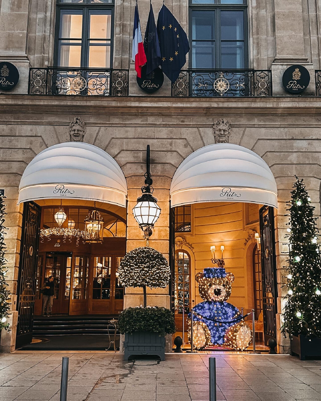 The Best Christmas Photo Spots in Paris - wit & whimsy